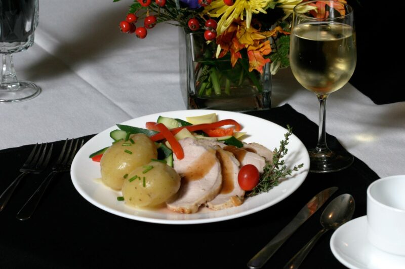 What is The Average Cost Per Plate at a Wedding - Nearlywed Magazine