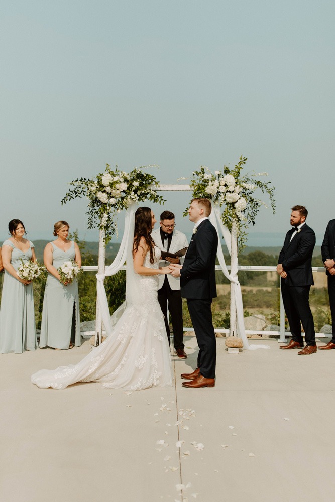 Hannah & Tim – Nearlywed Magazine