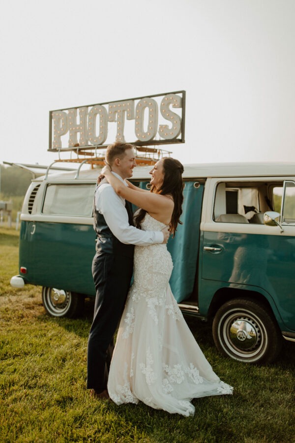 Nine Unique Ideas To Entertain Your Wedding Guests - Nearlywed Magazine