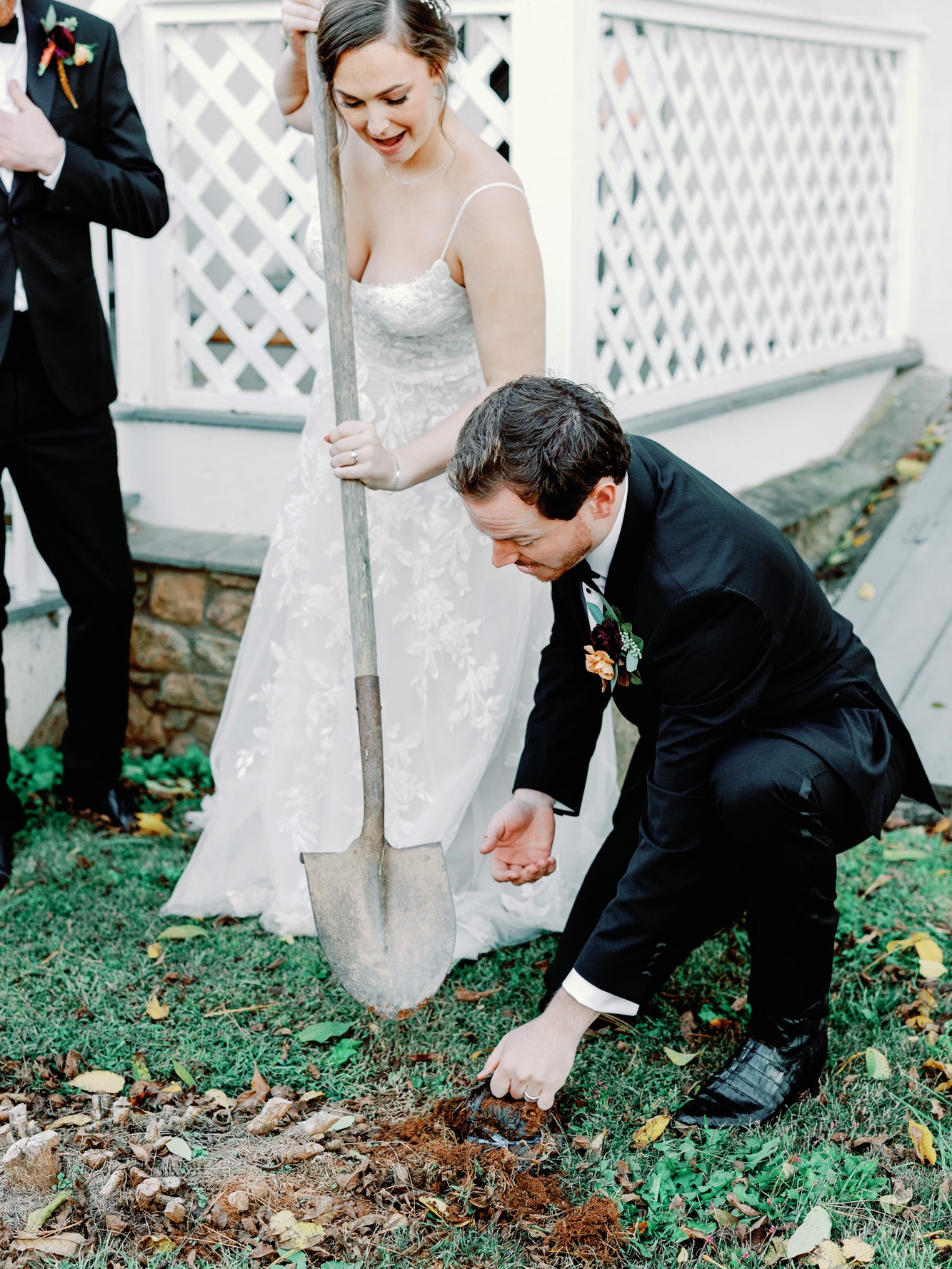 Madi Johnson & Alex Kirven – Nearlywed Magazine