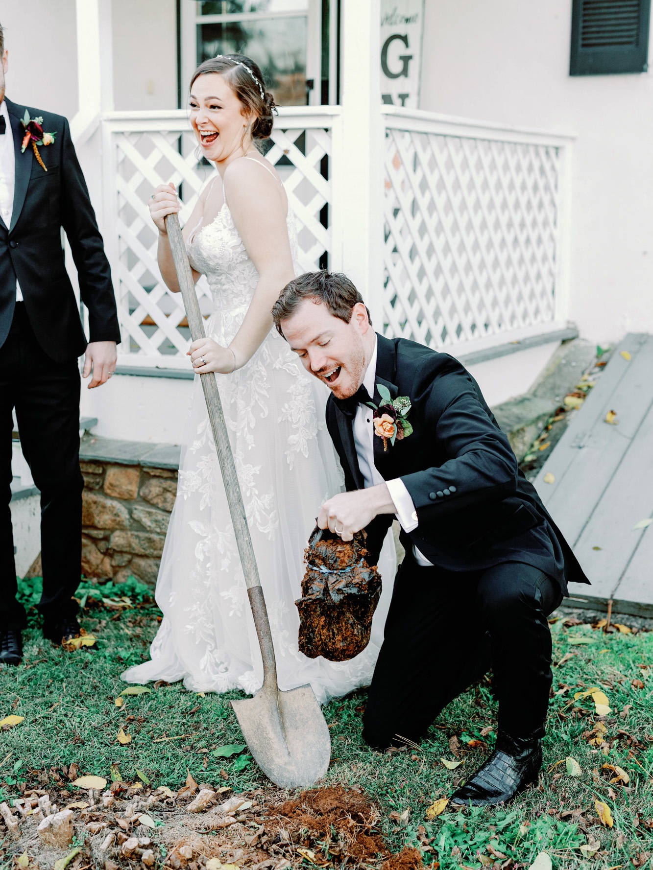 Madi Johnson & Alex Kirven – Nearlywed Magazine