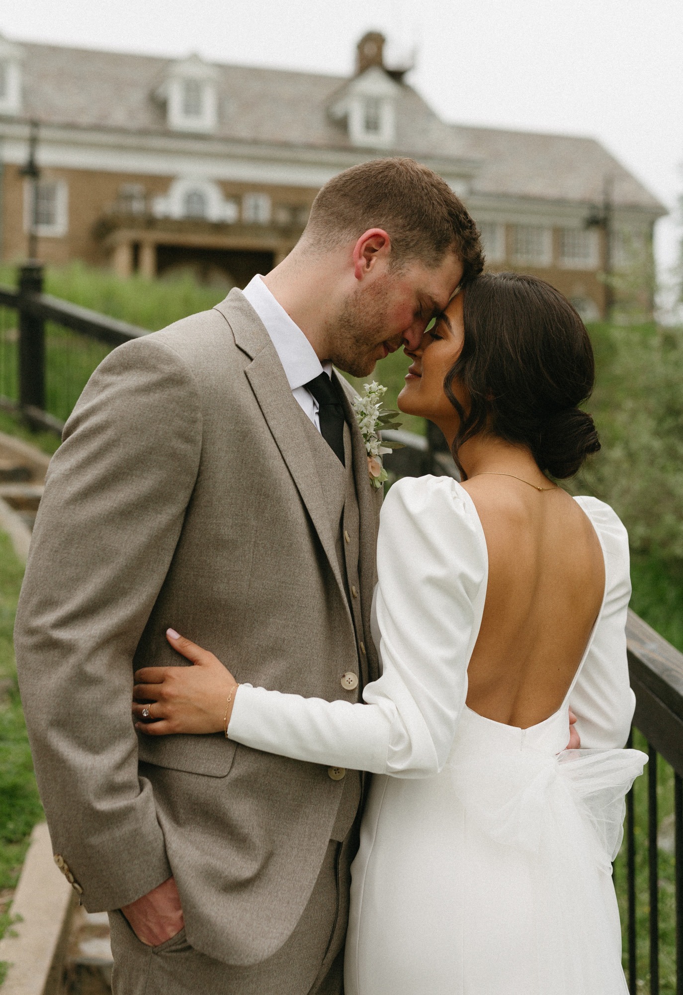 Alexa & Ryan – Nearlywed Magazine