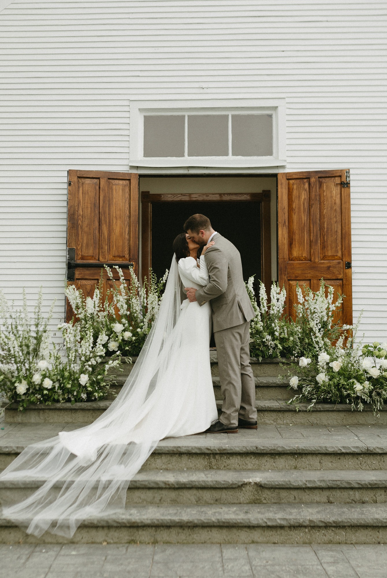 Alexa & Ryan – Nearlywed Magazine