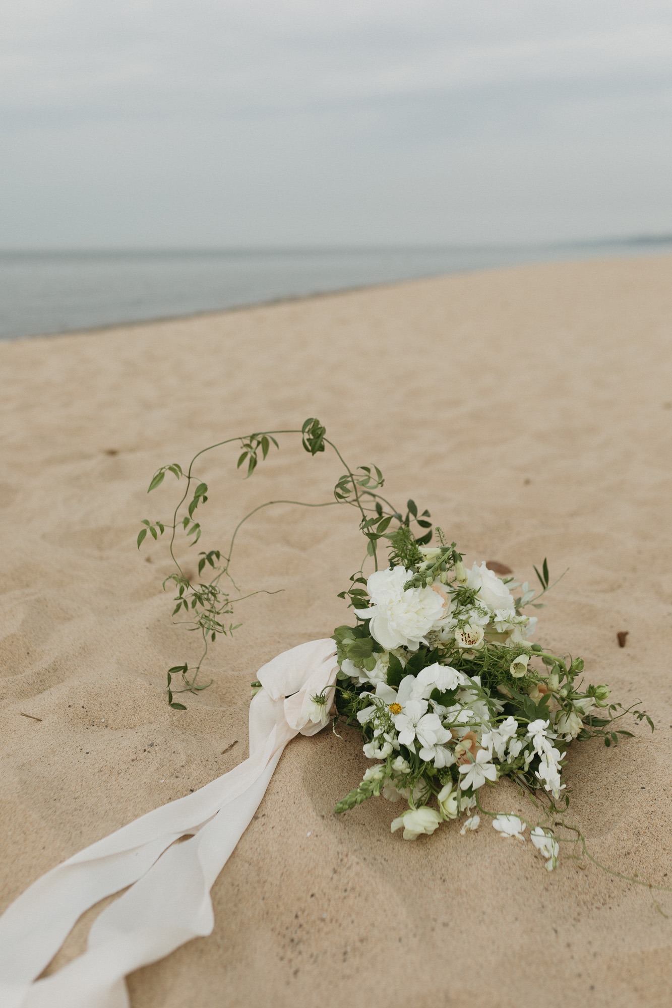 Alexa & Ryan – Nearlywed Magazine