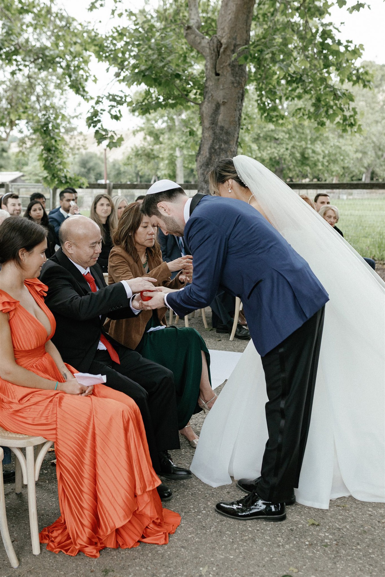 Wedding Processional Order: Who Walks Down the Aisle and When?