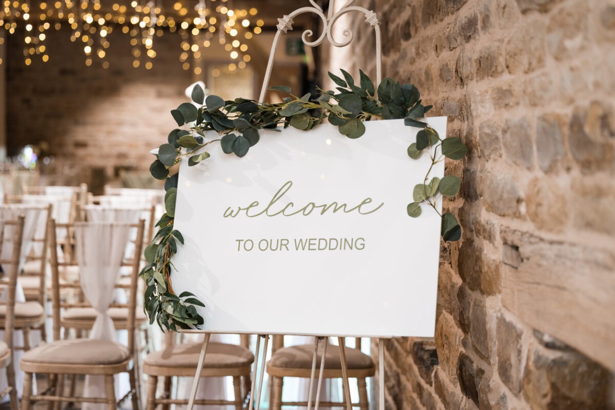 Seven DIY Wedding Welcome Sign Ideas and How To Execute Them ...