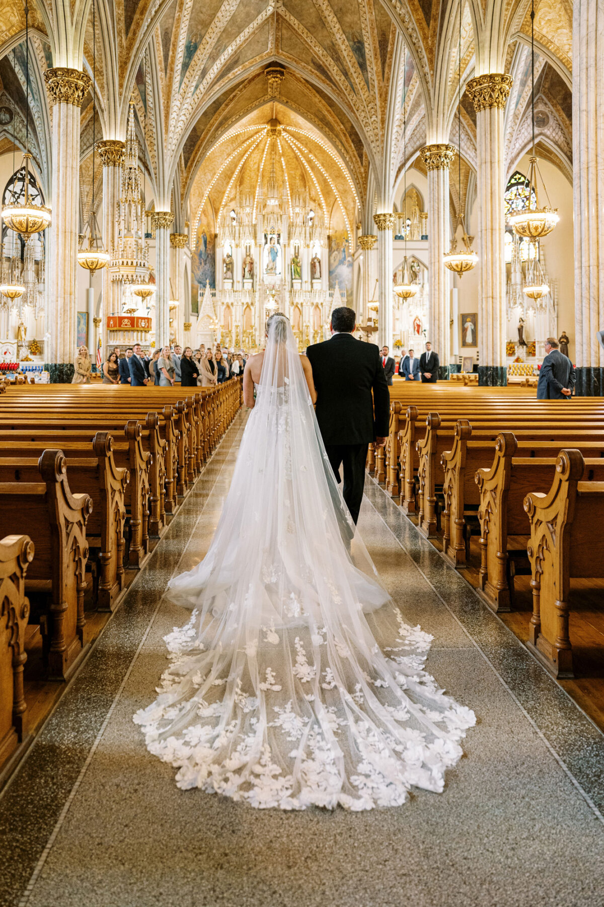 Wedding Photography Poses & Shot List Every Couple Should Have | Nearlywed