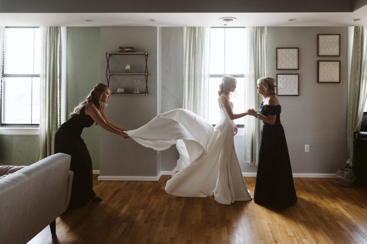 Wedding Photography Poses & Shot List Every Couple Should Have | Nearlywed