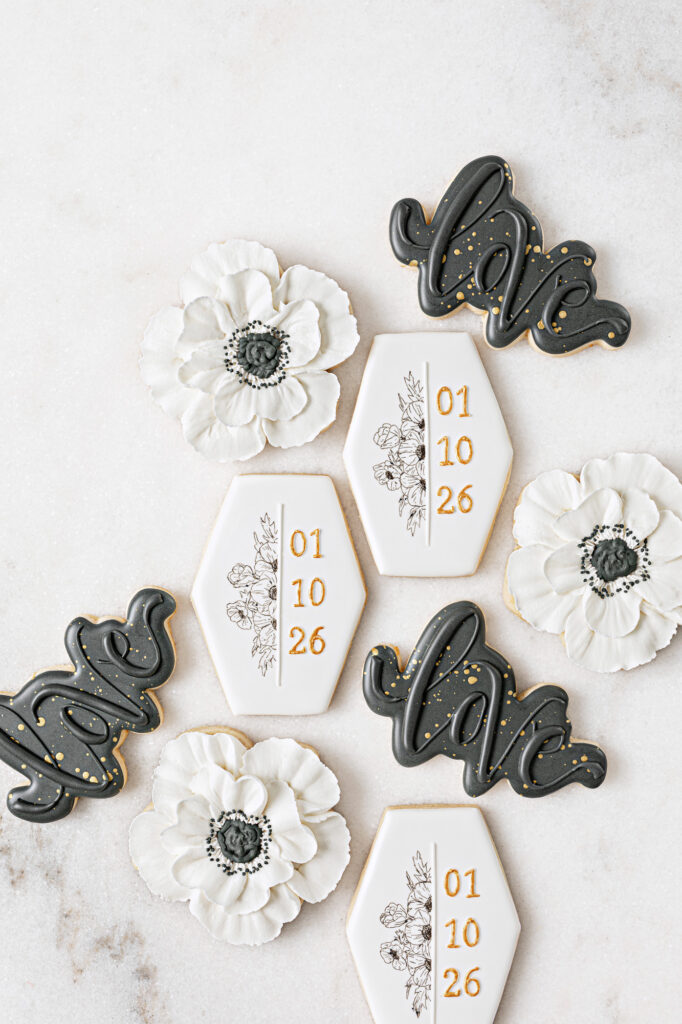 These Custom Wedding Cookies are Edible Works of Art – Nearlywed Magazine