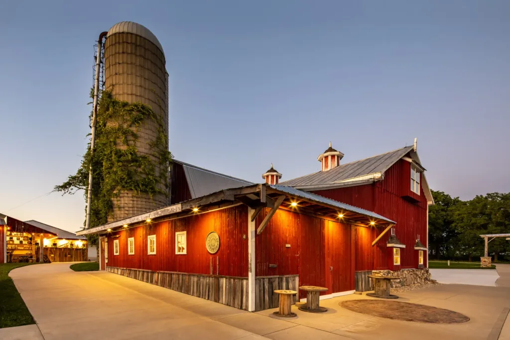 The Ultimate List of Michigan Barn Wedding Venues - Nearlywed Magazine